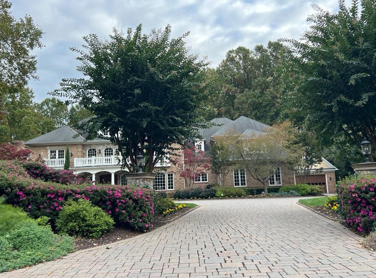 Exclusive videos & pics: Hasina’s daughter-in-law buys new home in ...