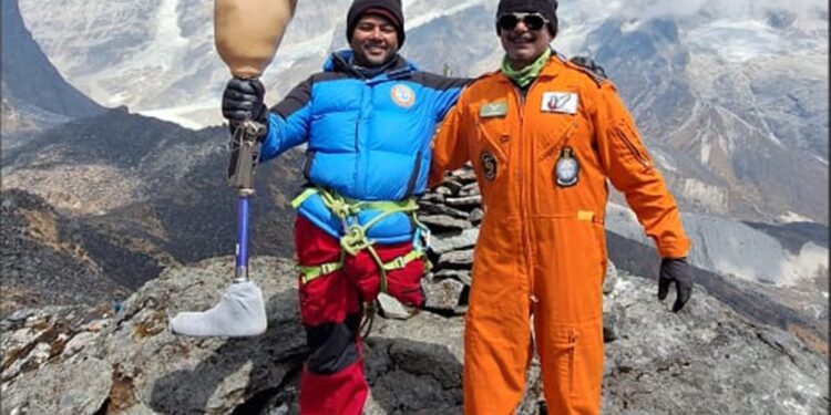 Amputee scales Mount Rhenock in Sikkim; sets world record by unfurling ...